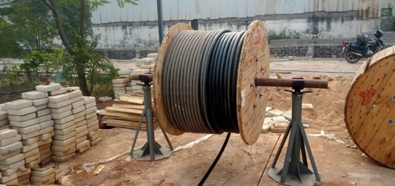 Screw Type Cable Drum Lifting Jack - Stringing Tools and Cable Laying Tools